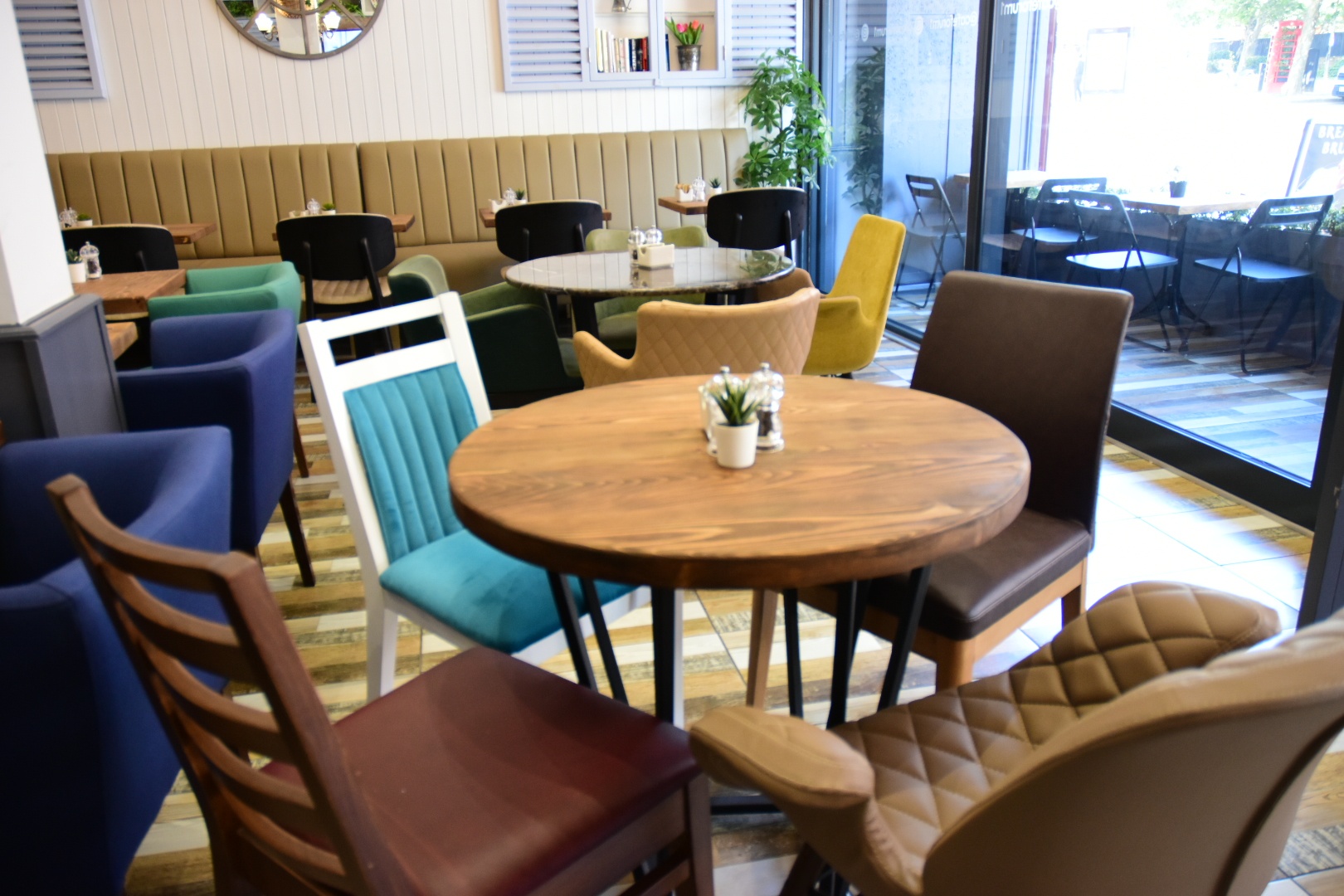 CAFE FORUM – BREAKFAST, BRUNCH, DINER